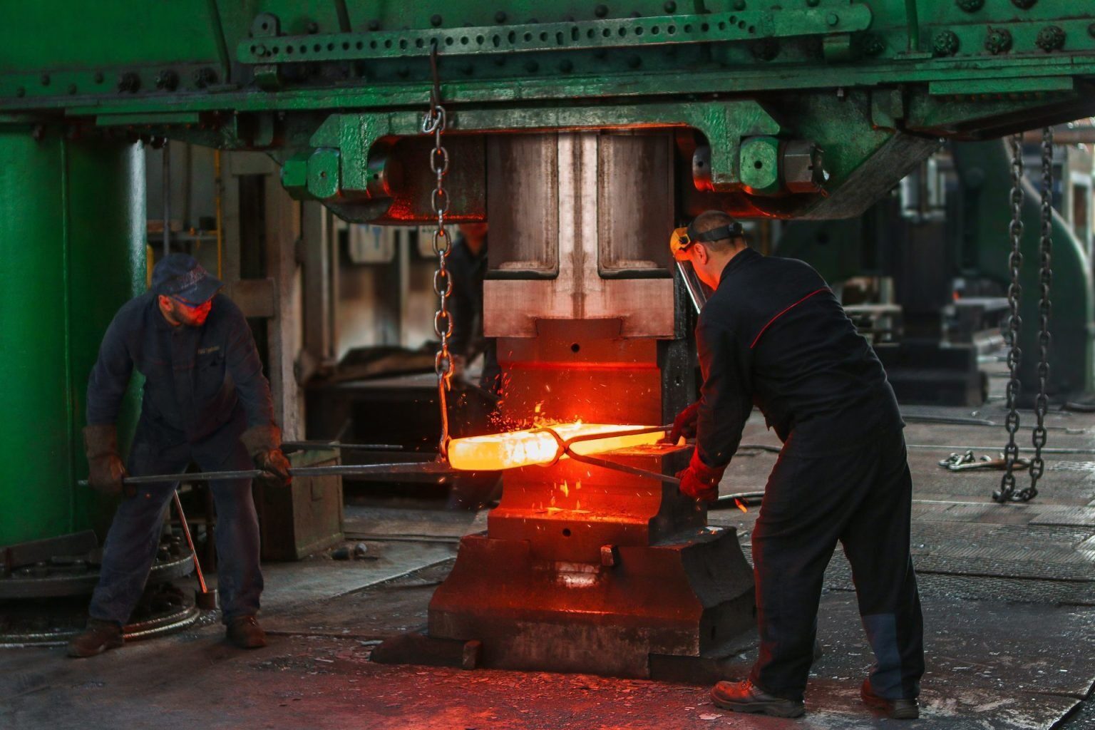 Artificial Intelligence In Manufacturing: Examples, Best Use Cases, And ...