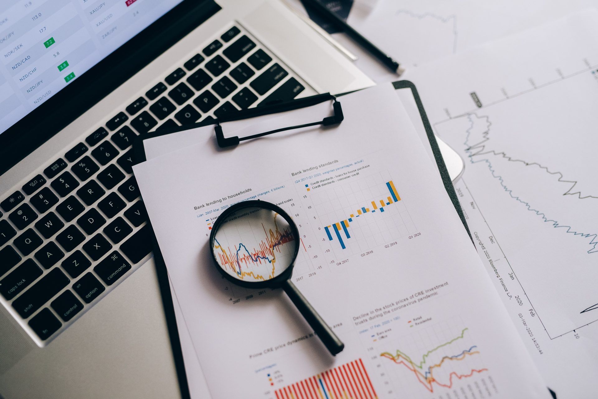 What Is The Difference Between Data Analytics And Business Intelligence Softwares